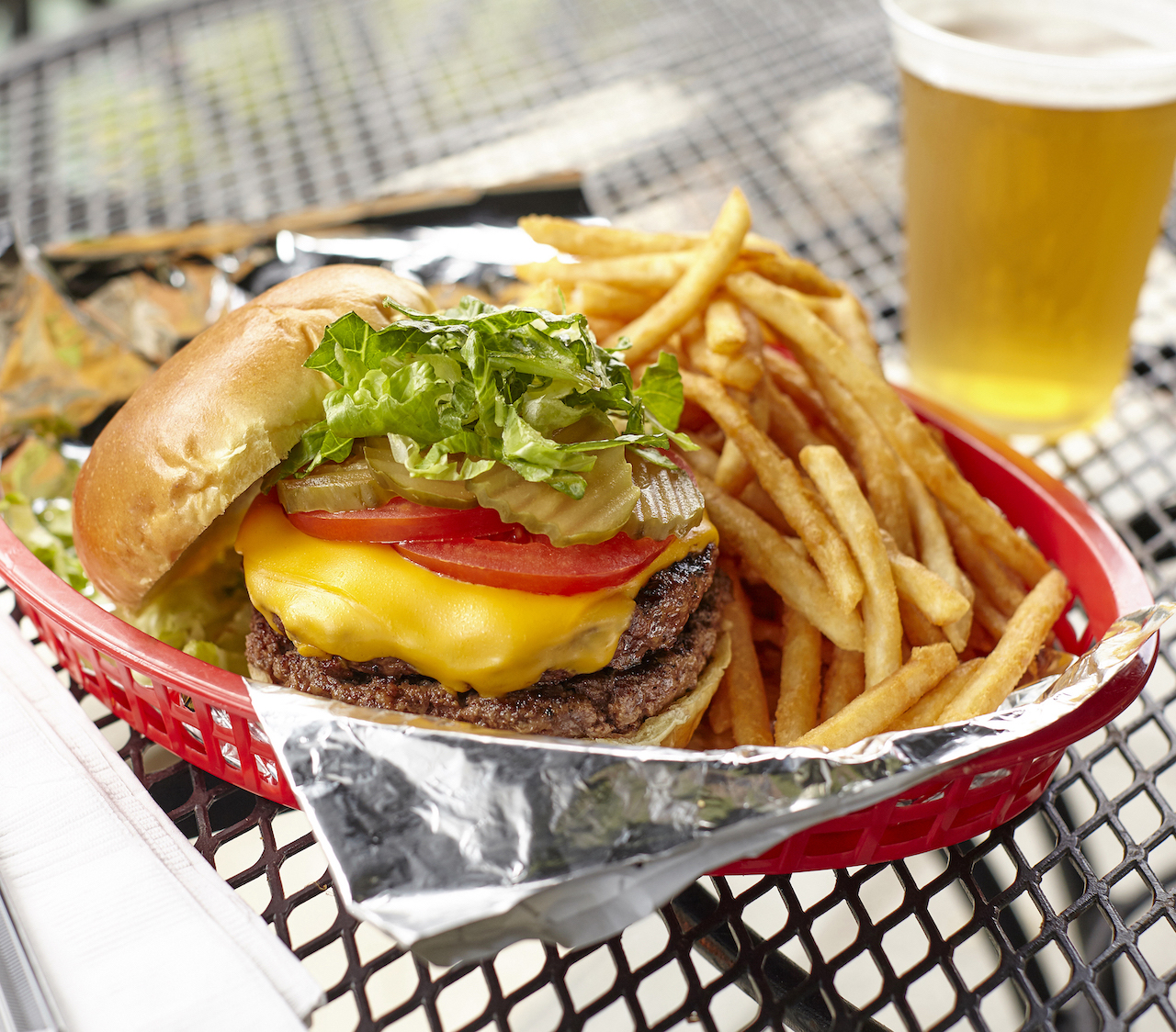 Chicago Burger Company Now Open for the Summer + Hosts Yard Days Party ...